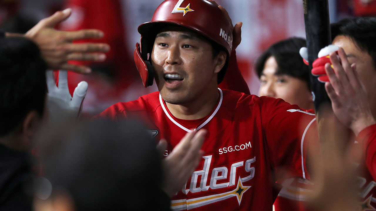 한유섬 시즌 첫 홈런포…SSG, 키움 꺾고 연패 탈출