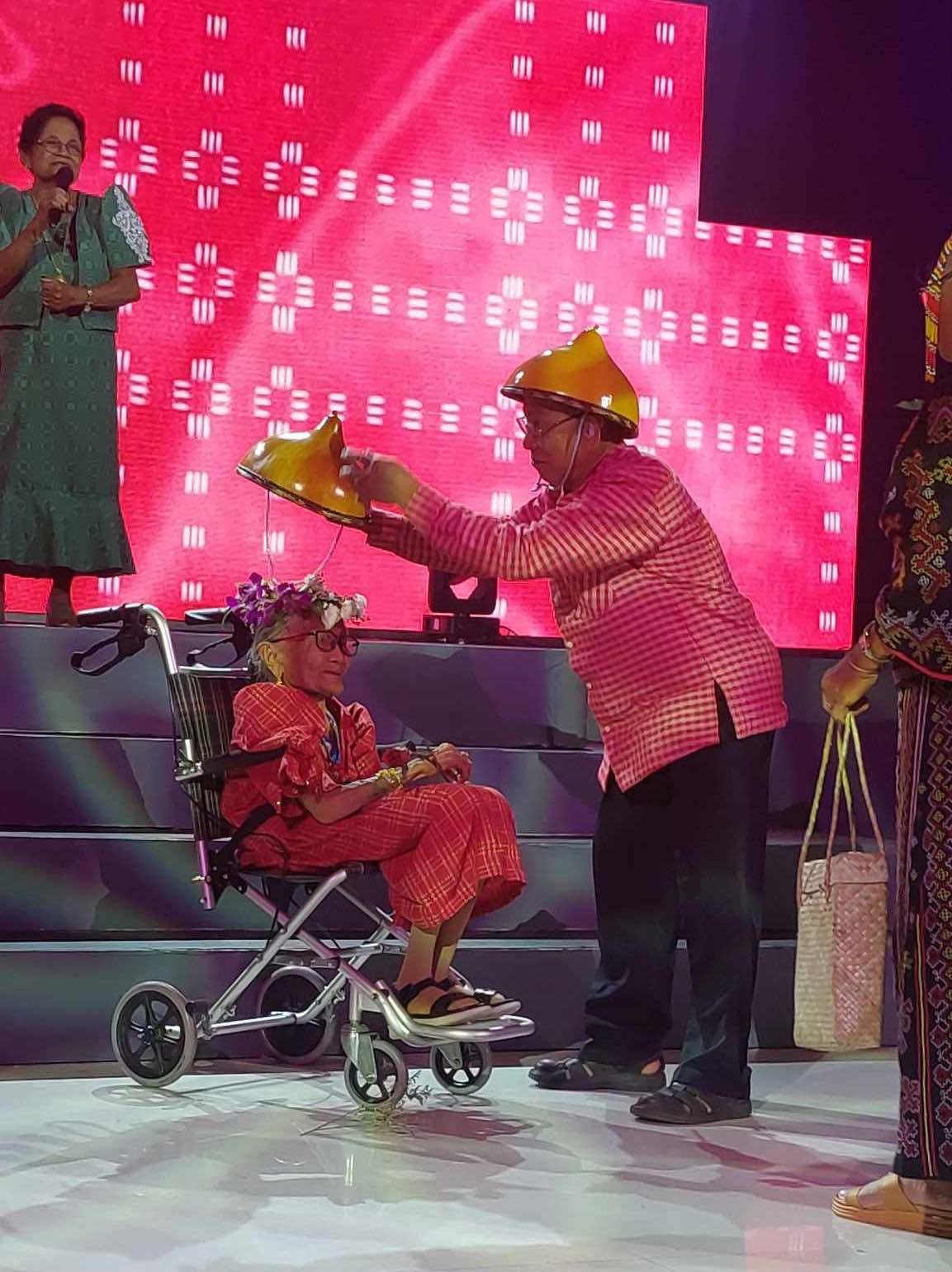 At 100, National Living Treasure Nana Dalen continues to weave and teach