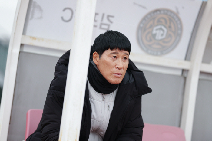 Gimpo coach Ko Jung-woon lost well. The least favorite story, debut ...