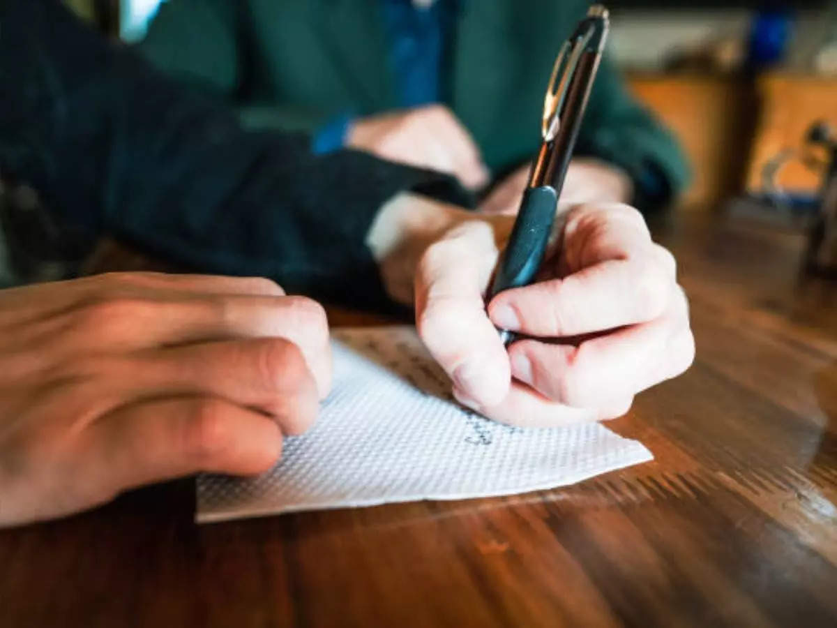 Bengaluru woman gets a note from a stranger at a cafe. What happened ...