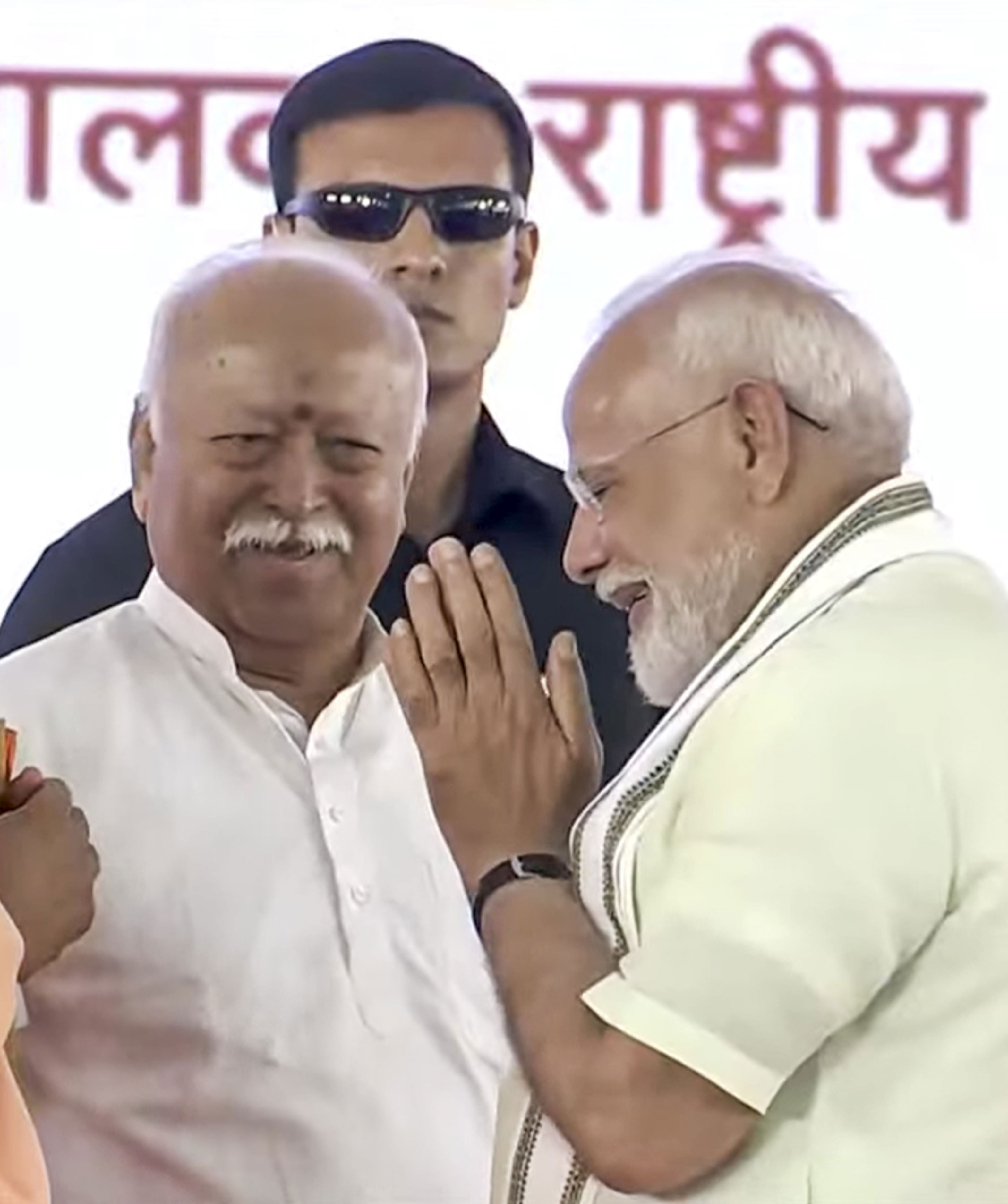 Modi visits RSS headquarters, calls Sangh banyan tree of Indian culture