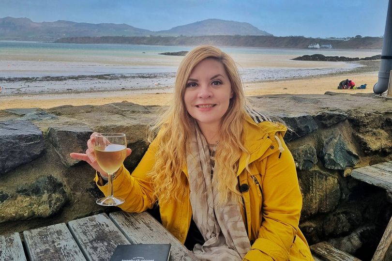 The stunning Welsh seaside pubs where the views are as good as the pints