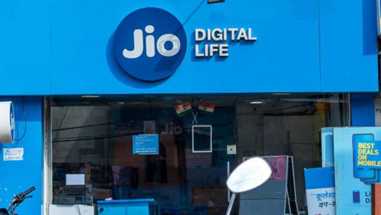 Jio’s launches Rs 75 plan: UNLIMITED calls, data and SMS for 23 days!