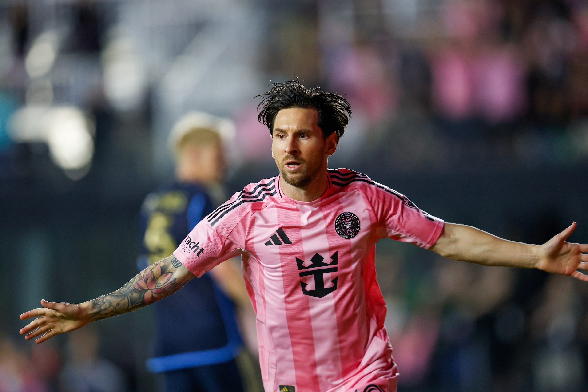 Messi returns and scores inside two minutes