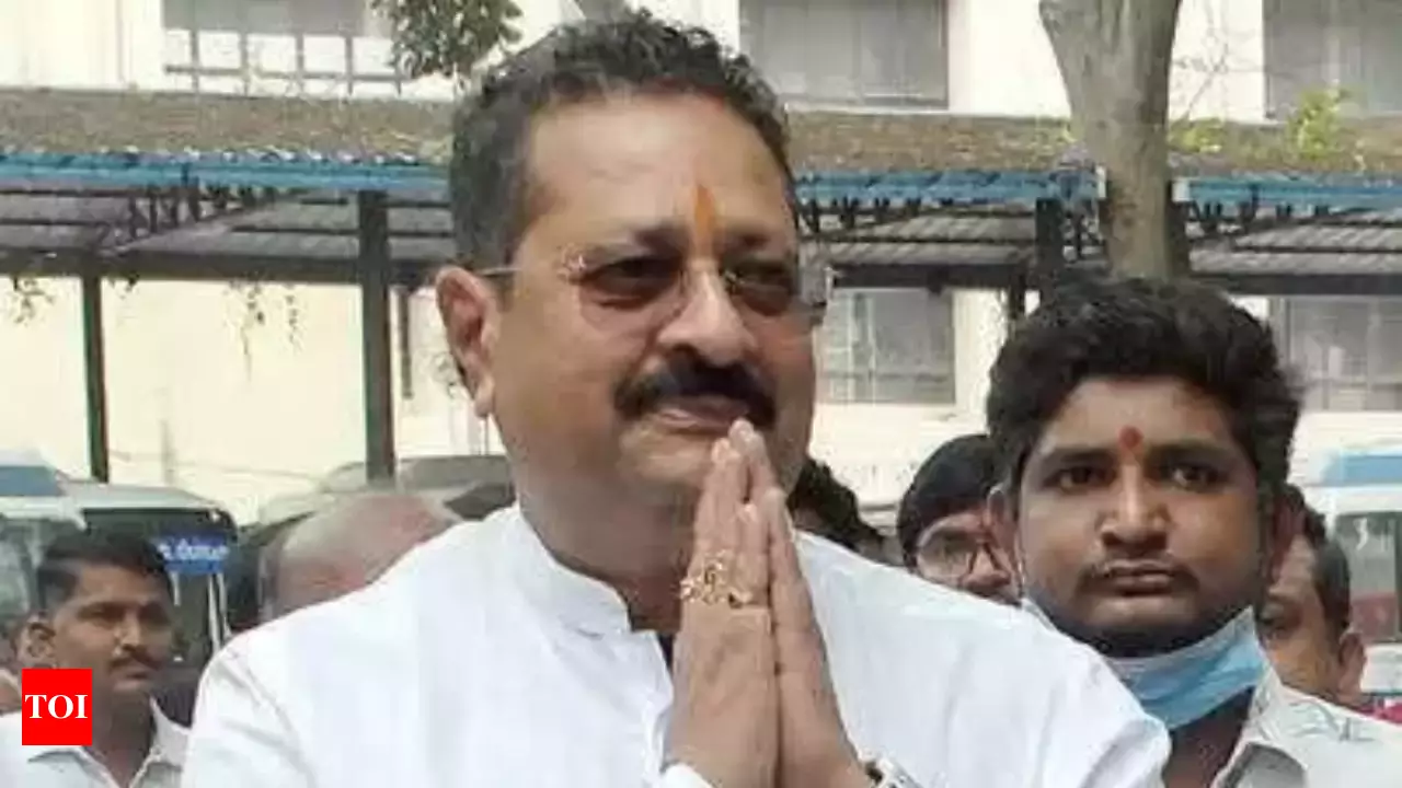 Just days after getting expelled from BJP, MLA Basanagouda Patil Yatnal ...