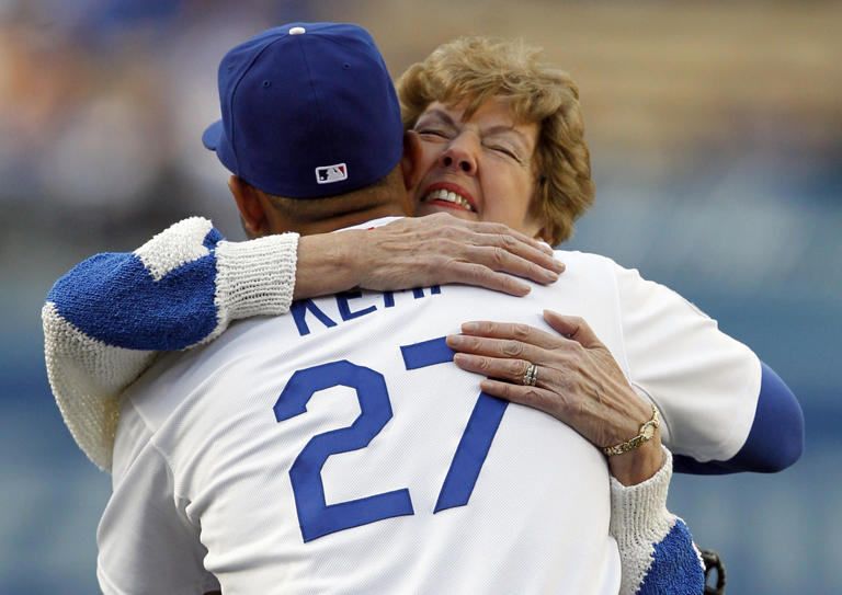 Longtime Los Angeles Dodgers organist Nancy Bea Hefley dies at 89