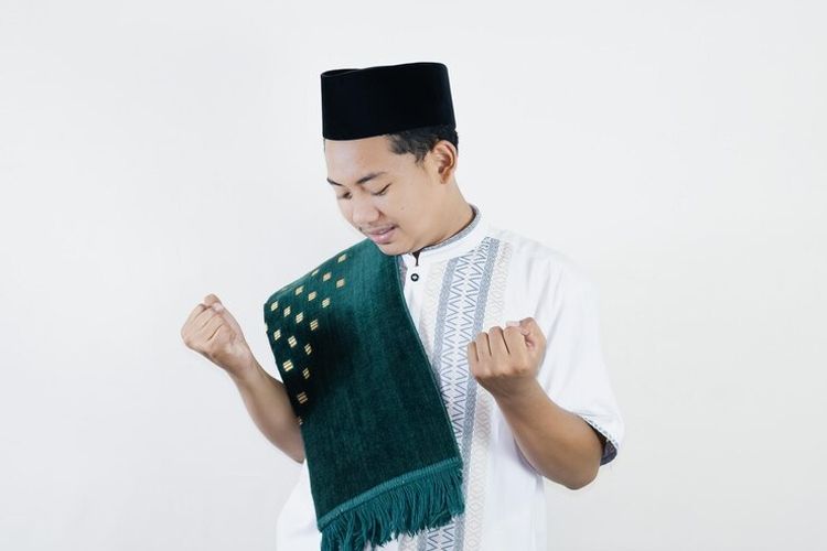 8 Rekomendasi Busana Lebaran Pria, Kombinasi yang Pas untuk Anda Tampil ...