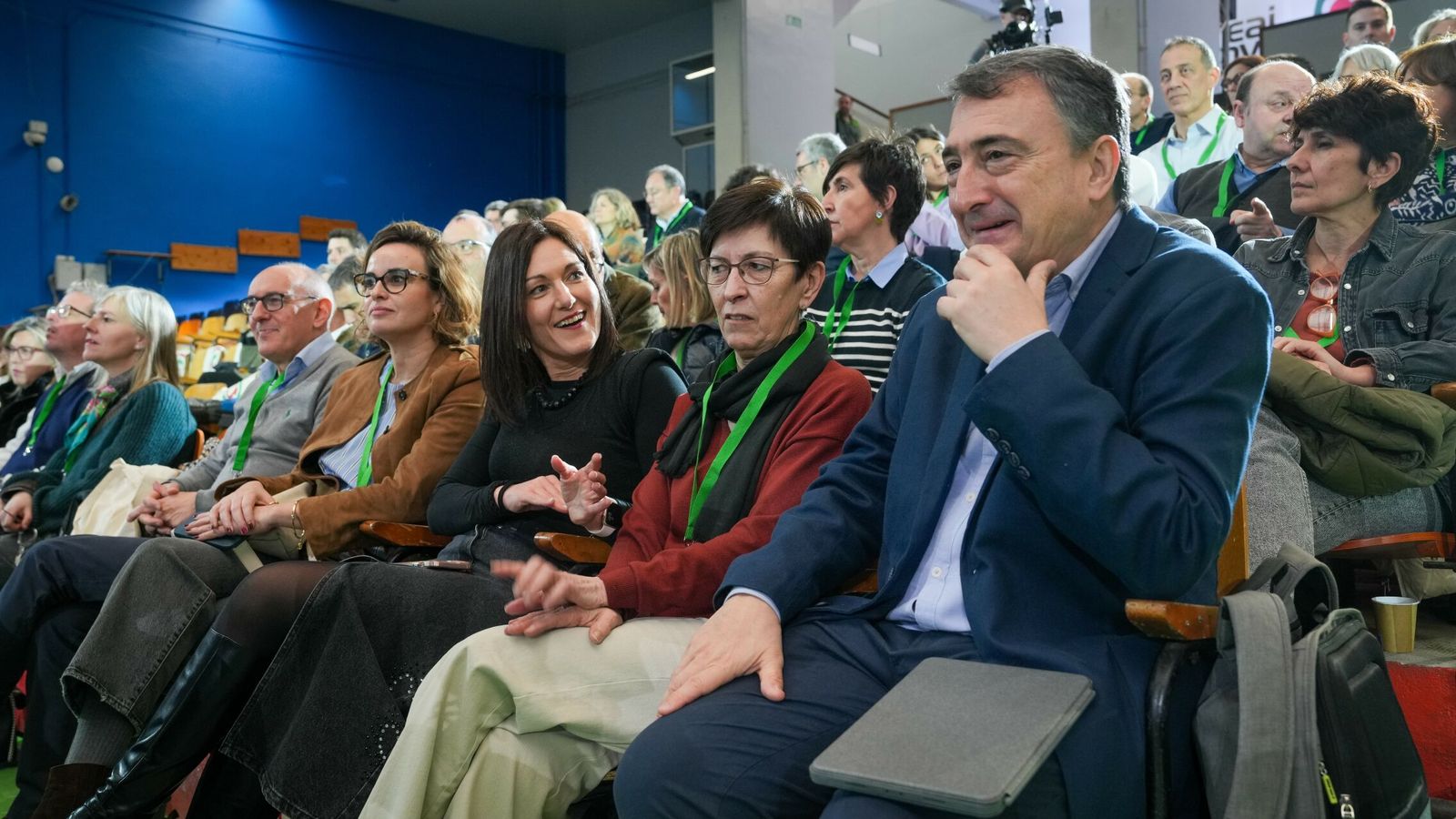 El PNV corona a Esteban como presidente y aprueba una hoja de ruta que ...