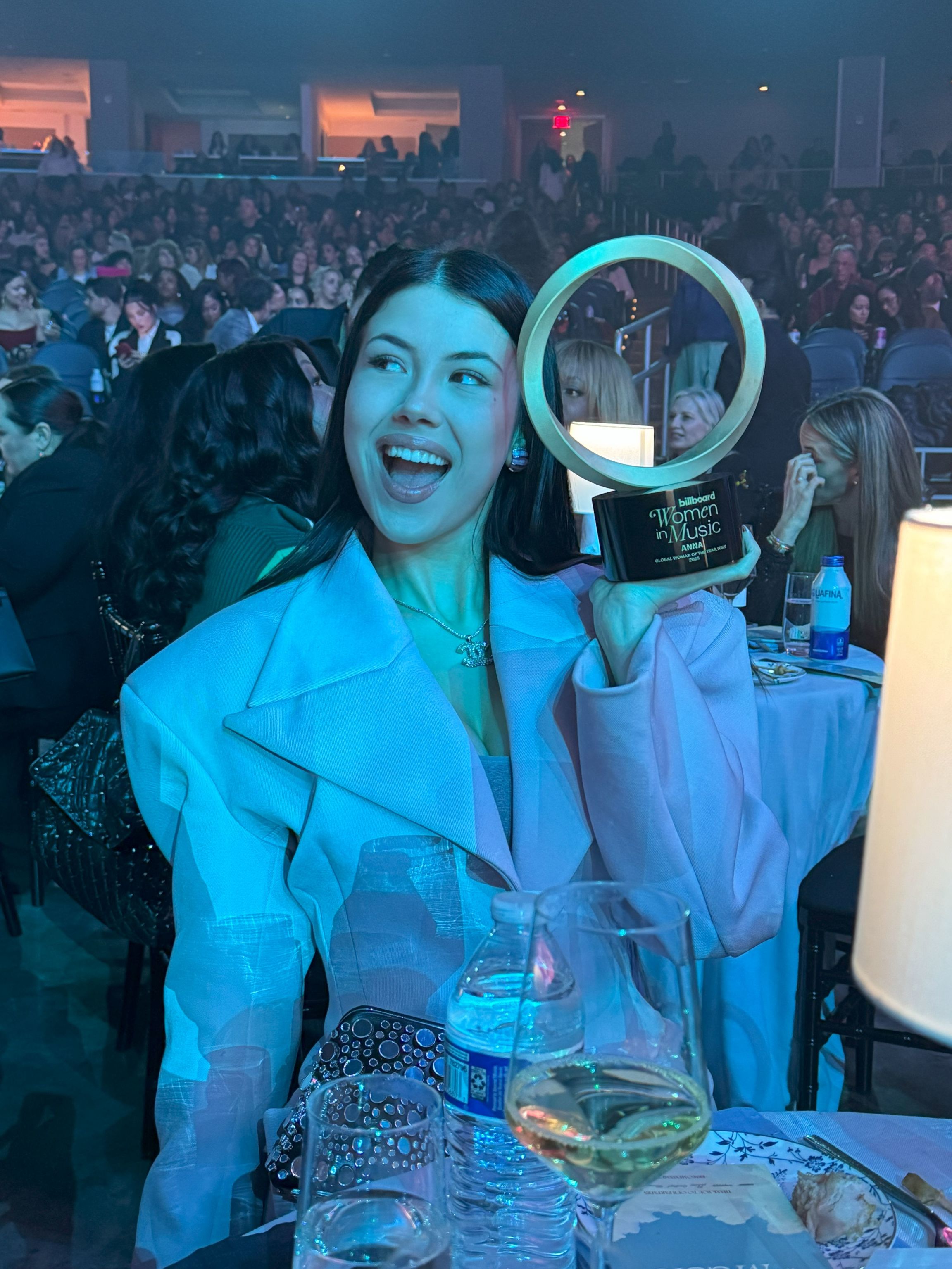 Rapper italiana Anna premiata ai Billboard Women a Los Angeles