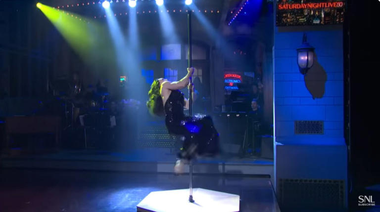 Oscar winner Mikey Madison pole dances during ‘SNL’ opening monologue ...