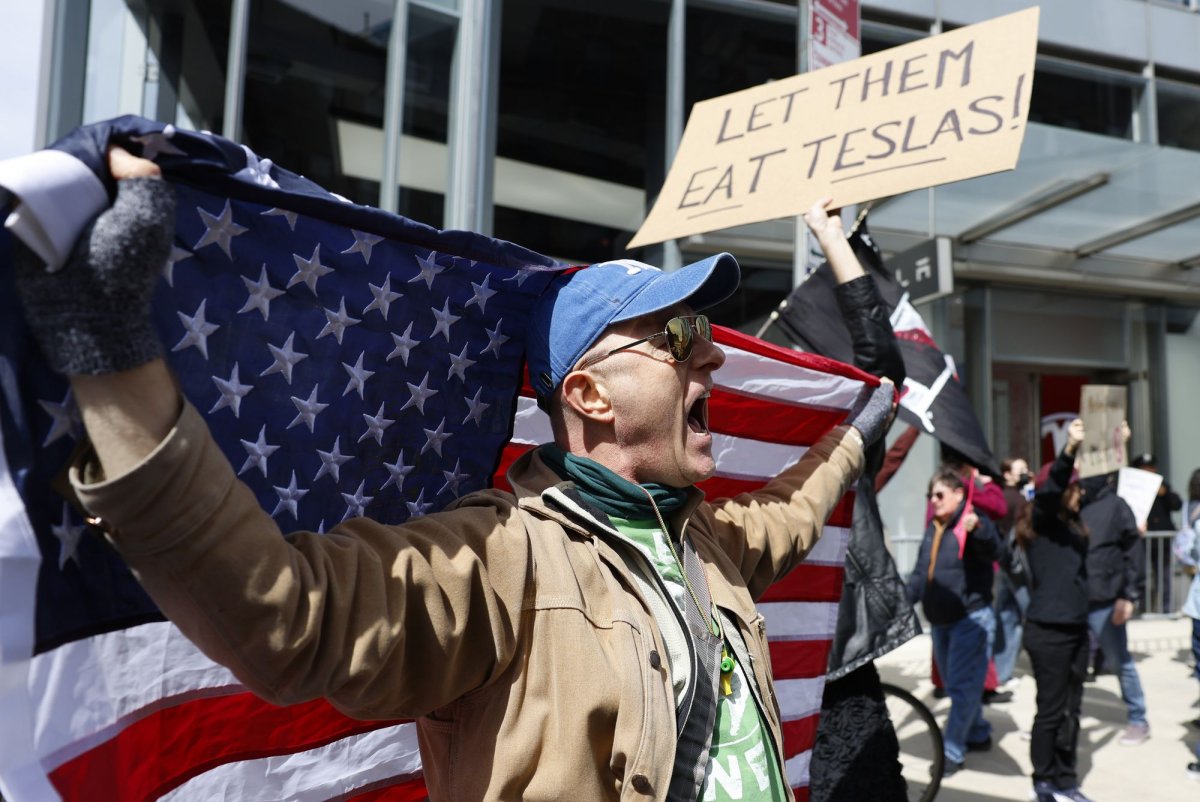 Protesters stage 200+ ‘Tesla Takedown’ demonstrations globally