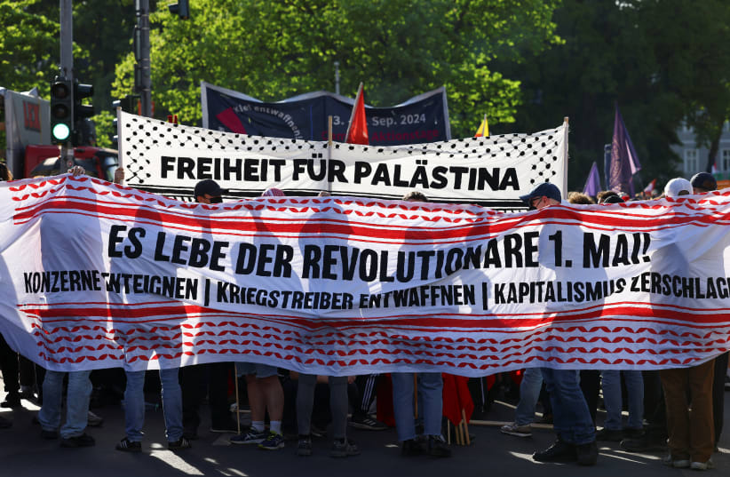 Pro-Palestine protestor hits German anti-antisemitism campaigner during ...