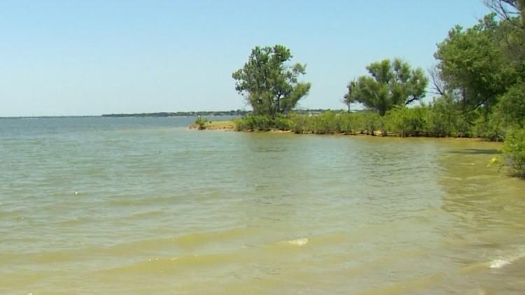 Body of missing kayaker recovered from Benbrook Lake, officials caution water safety