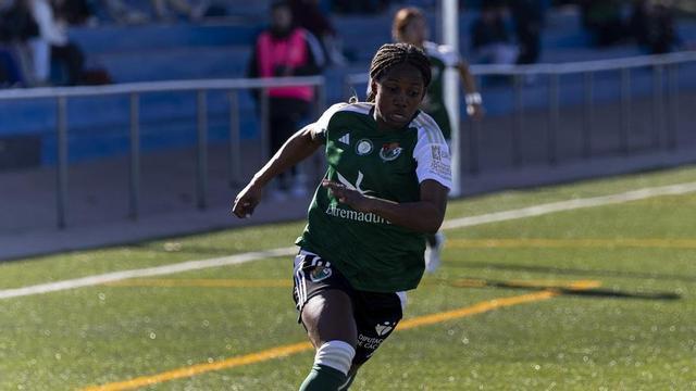 El Cacereño Femenino es remontado por el Barcelona B