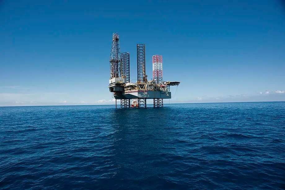 Trump revokes permits for oil companies, including Repsol, exporting ...