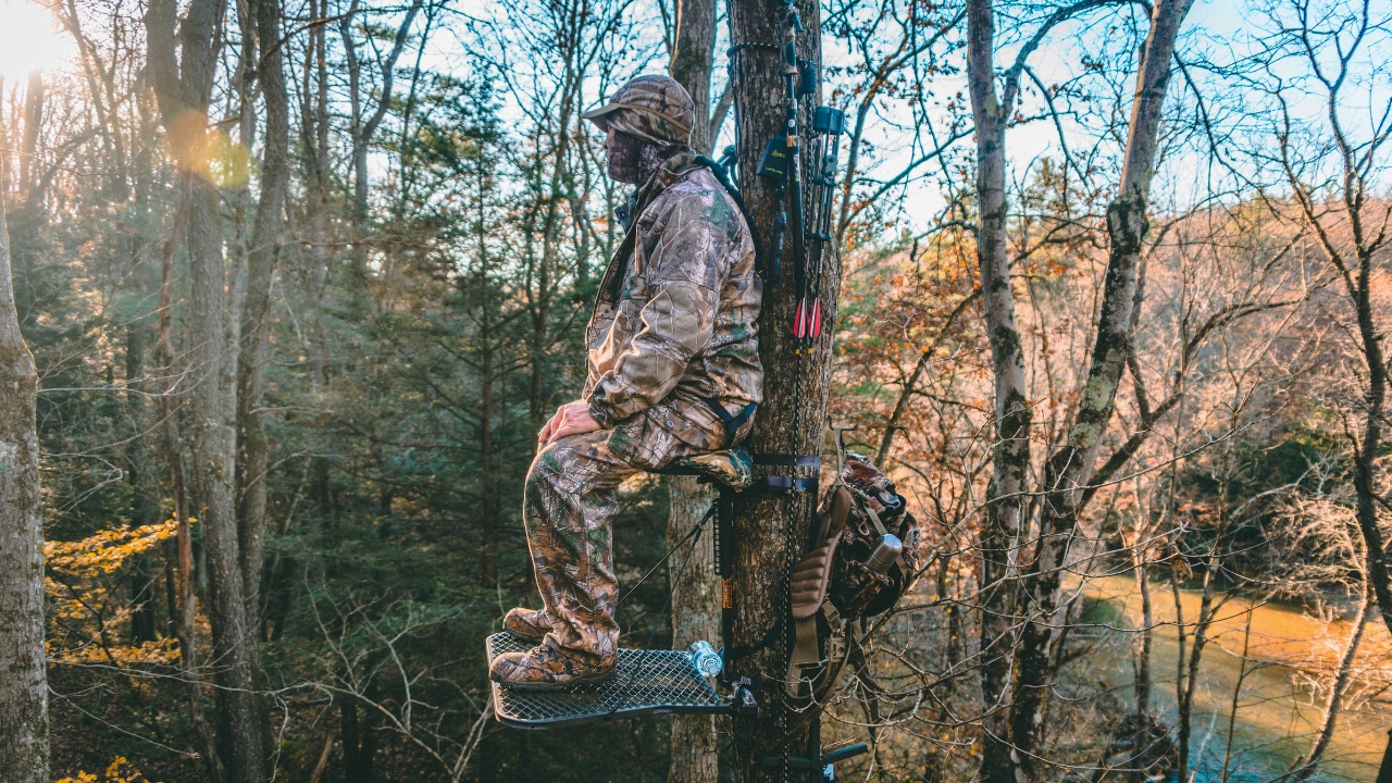 7 Tricks for Staying Warm in a Treestand