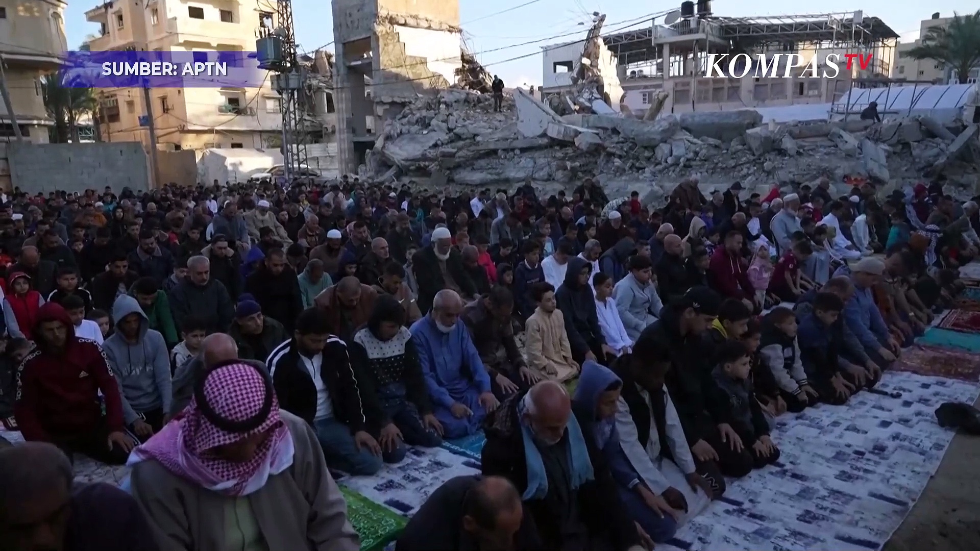 Umat Muslim Palestina di Gaza Rayakan Idulfitri Hari Ini, Salat Id di ...