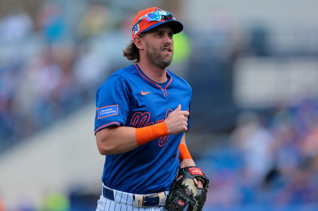 Mets’ Jeff McNeil starting to swing bat again in comeback from injury