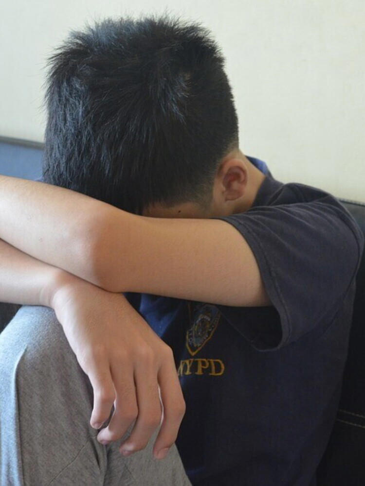 "Adolescence" ai Castelli Romani, 15enne accoltella al petto un ...