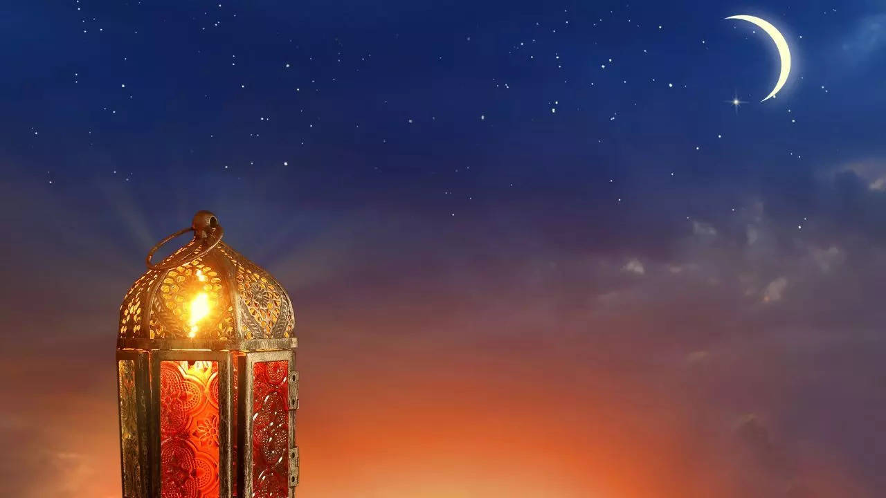 Happy Eid-ul-Fitr 2025: Hindi Shayari, Wishes, Messages, Quotes, and Poems