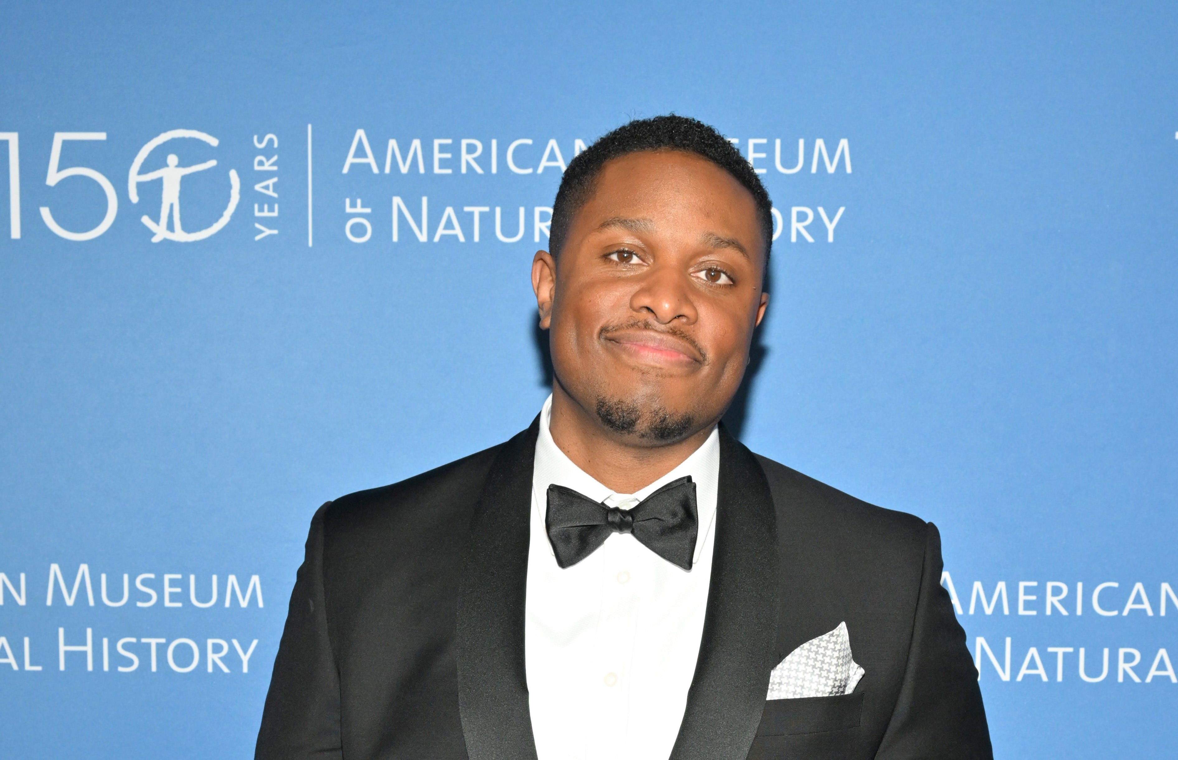 SNL parodies Ashton Hall's morning routine memes on Weekend Update