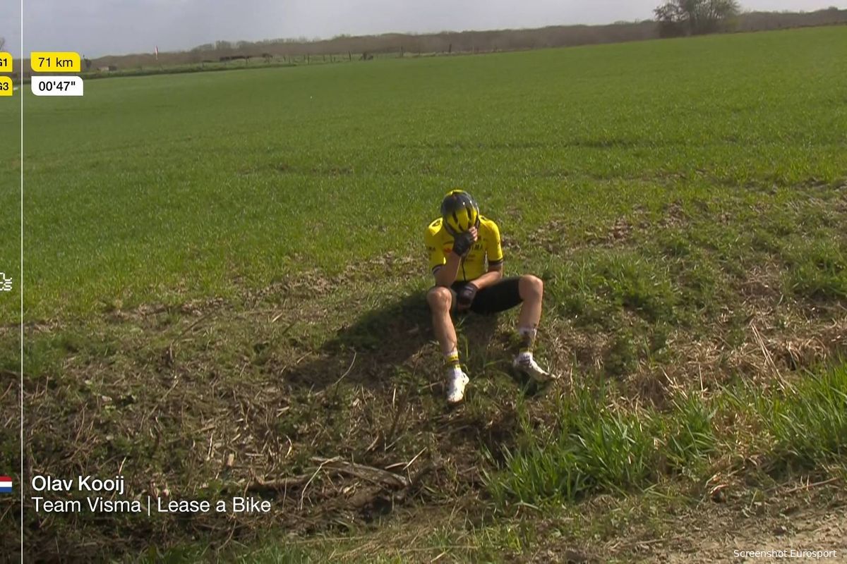 🎥 Olav Kooij komt in kansrijke positie ten val in Gent-Wevelgem ...