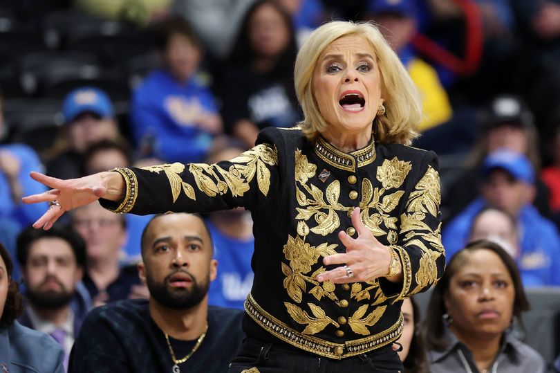 Kim Mulkey gesture showed everyone what she's really like after LSU's ...