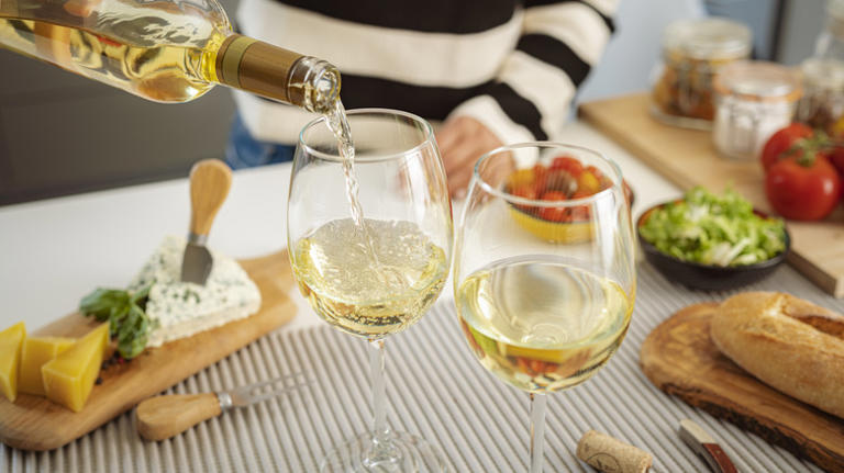 How To Properly Pair Wine With Raw Fish