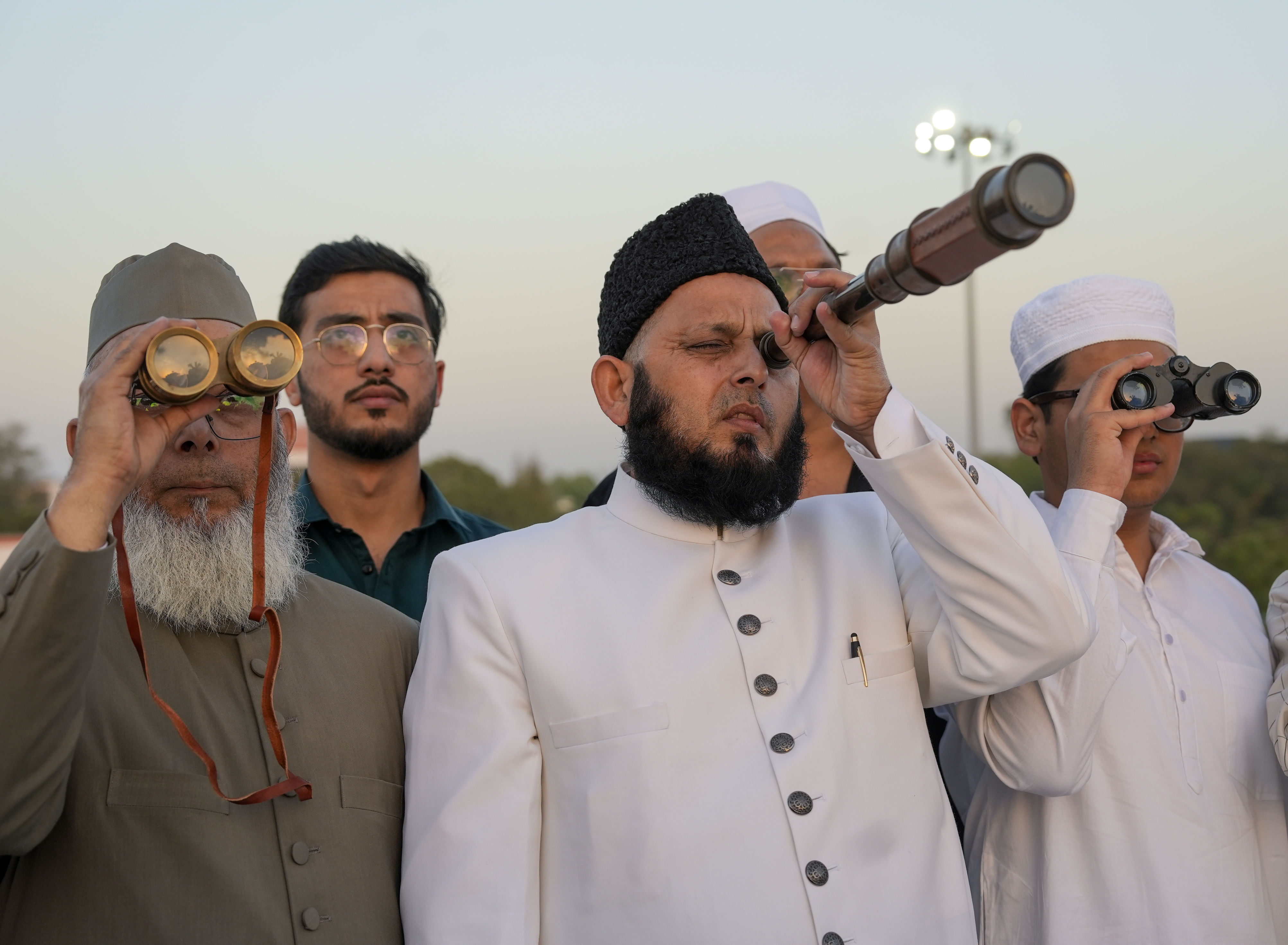 Moon sighted, India to celebrate Eid on Monday