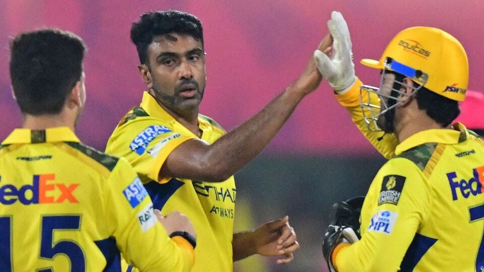 MS Dhoni stumping vs a Pathirana yorker vs an Archer bouncer: What's ...