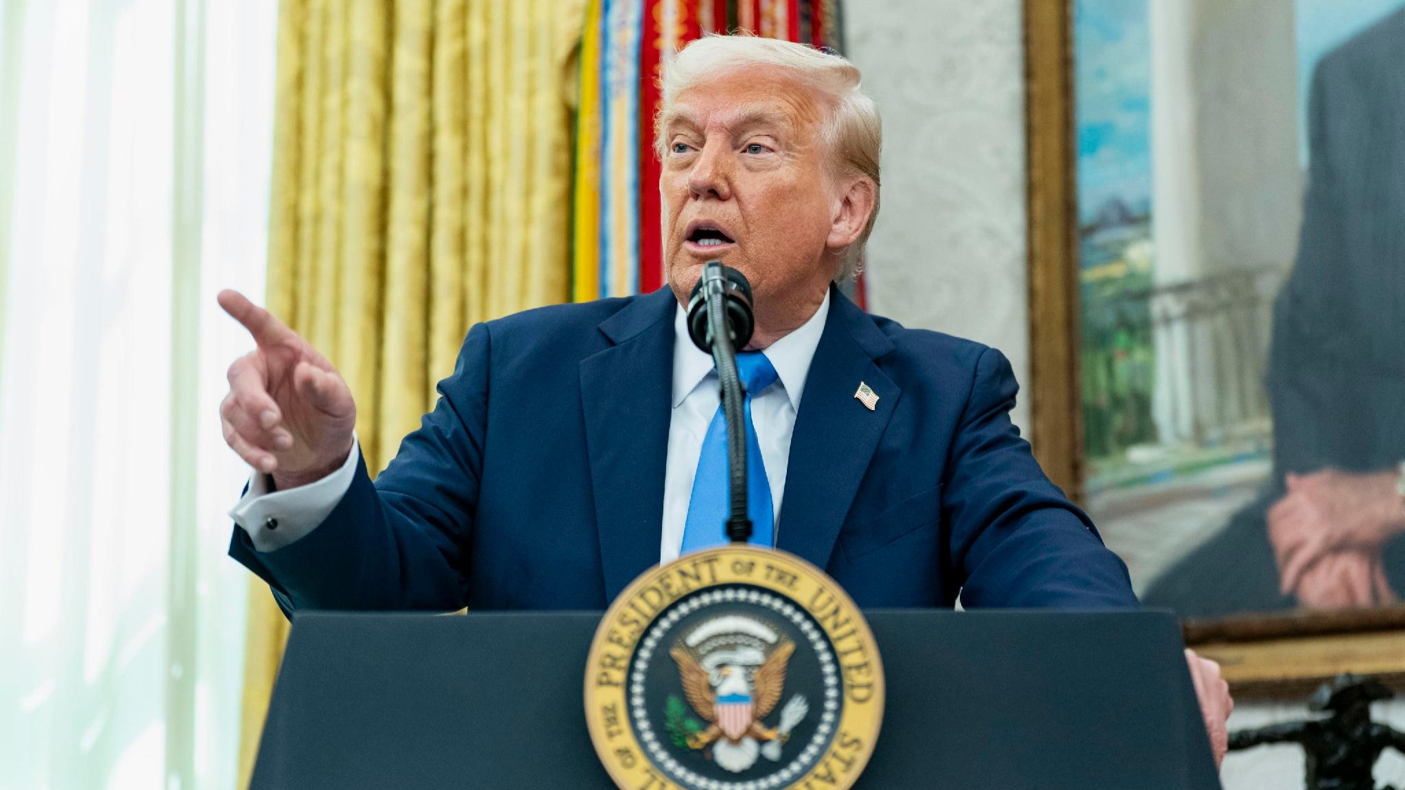 Trump non esclude un terzo mandato alla Casa Bianca: "Ci sono modi per ...