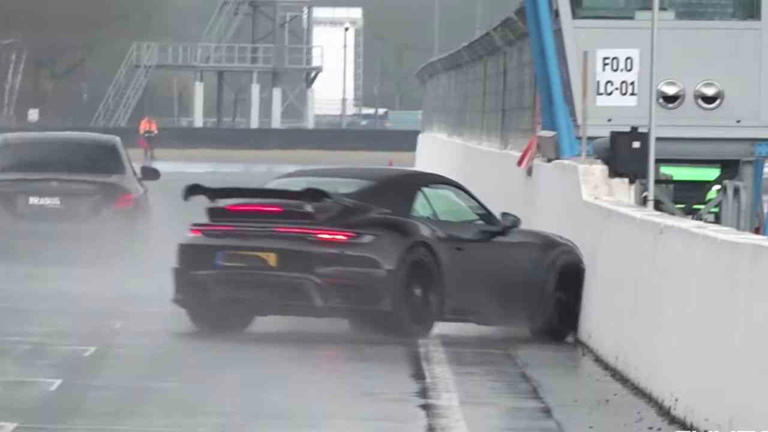 Porsche 911 Turbo loses control and crashes into a wall during drag ...