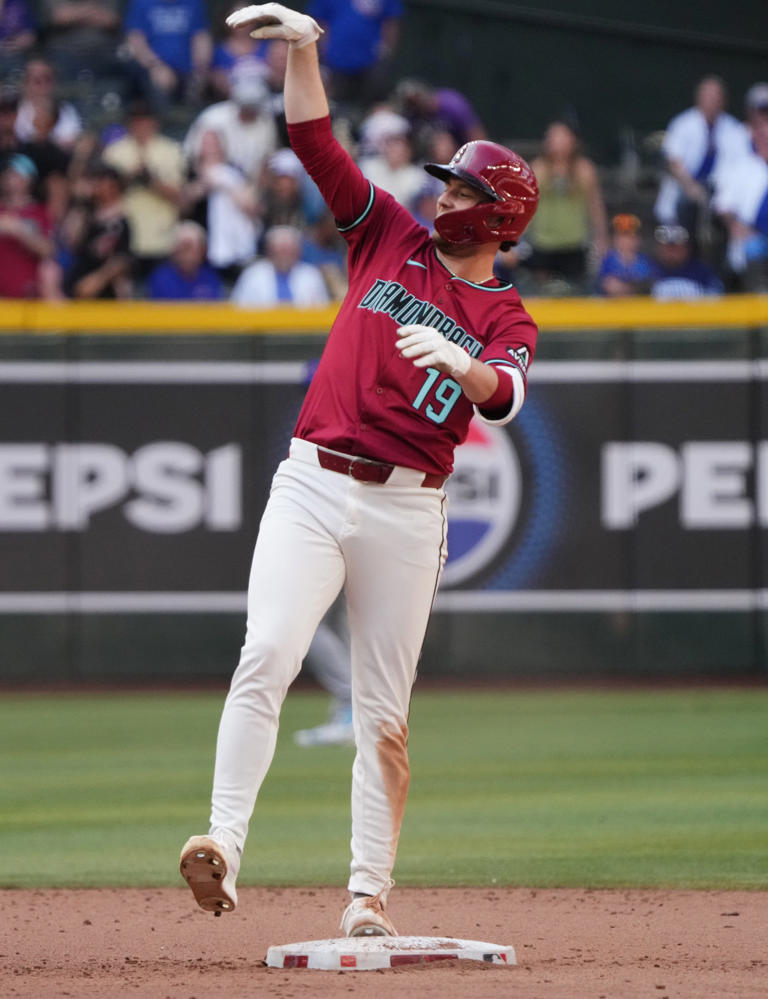 Arizona Diamondbacks explode for 8-run eighth, salvage series split with Chicago Cubs