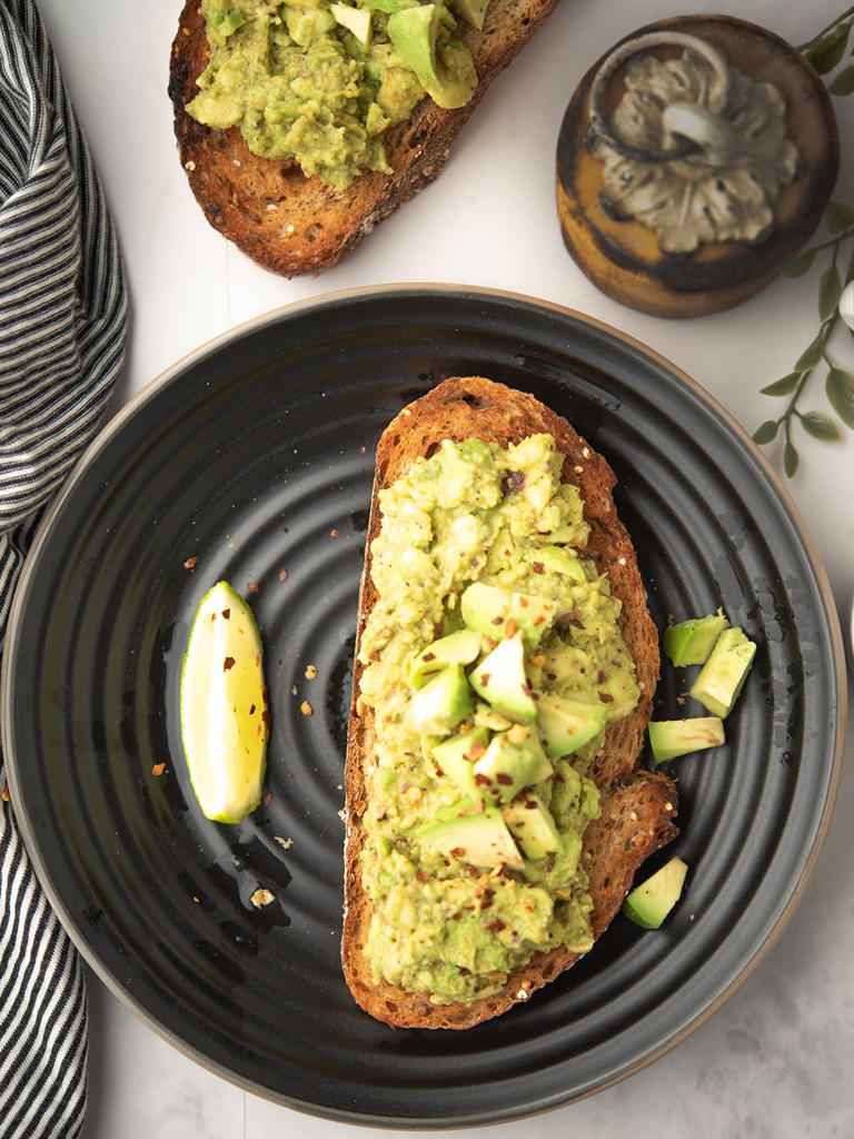 Spicy avocado toast