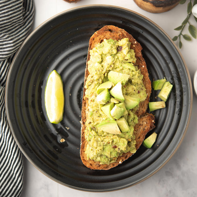 Spicy avocado toast