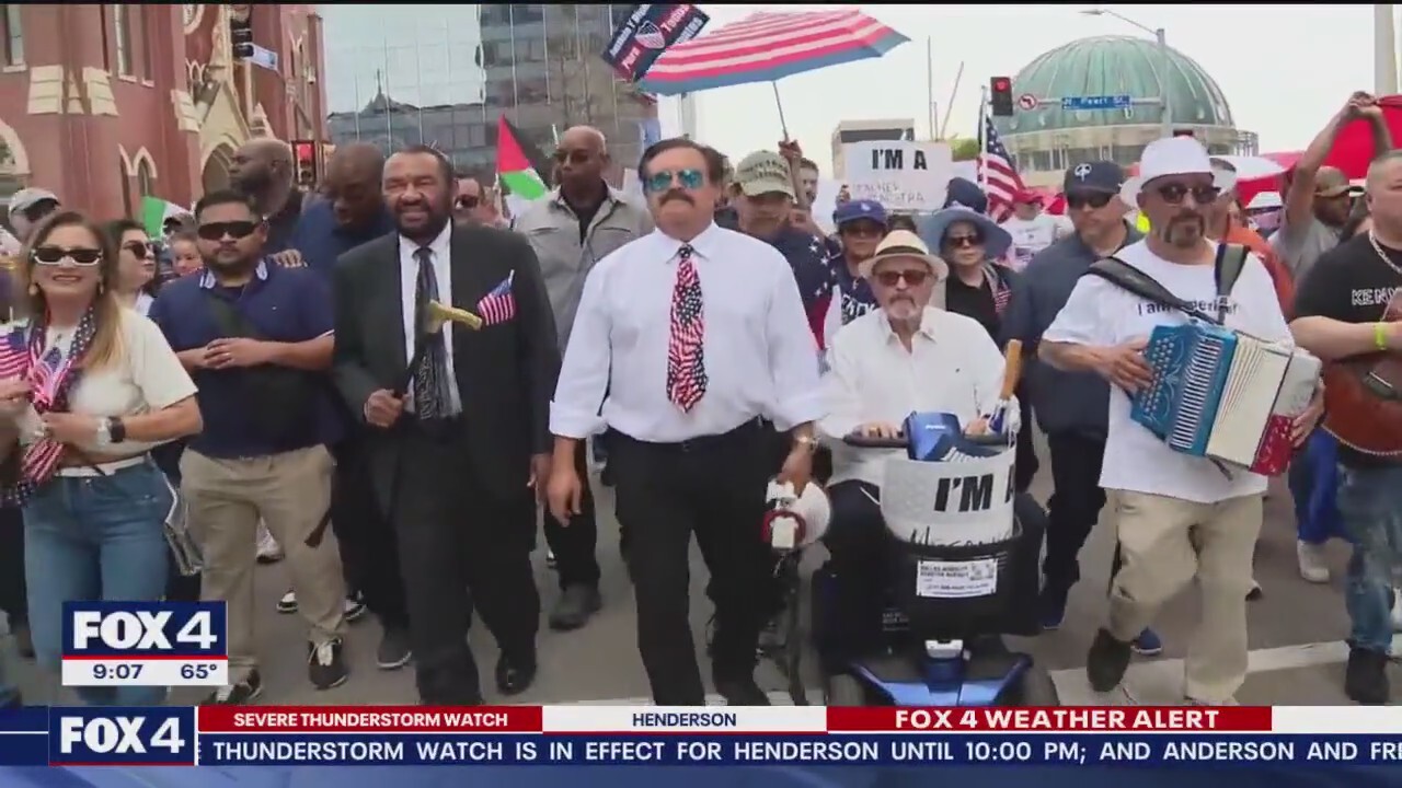 Hundreds march in Dallas for immigration reform