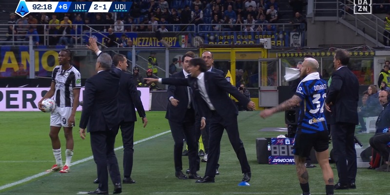 Furia Inzaghi durante Inter-Udinese: protesta con l'arbitro e entra in ...