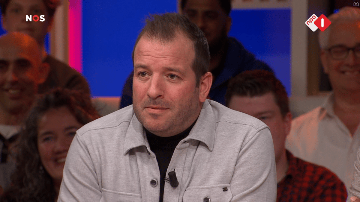 Twee Studio Voetbal-gasten ogen diep bedroefd en 'verslagen' na zege Ajax