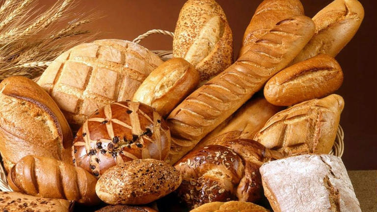 What's Happening to My Body if I Eat Bread Every Day, According to Experts