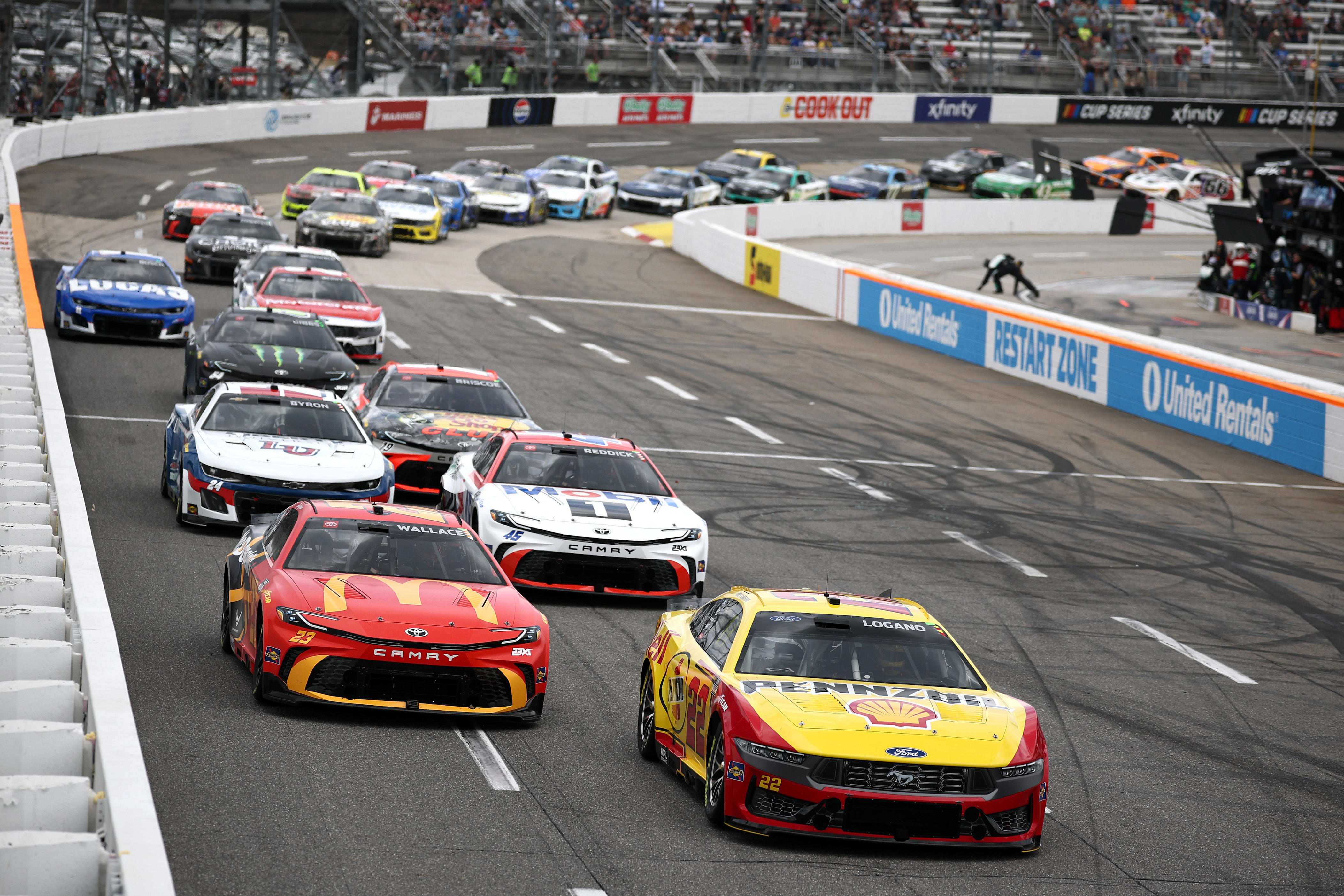 What channel is the NASCAR Martinsville race on today? Time, TV ...