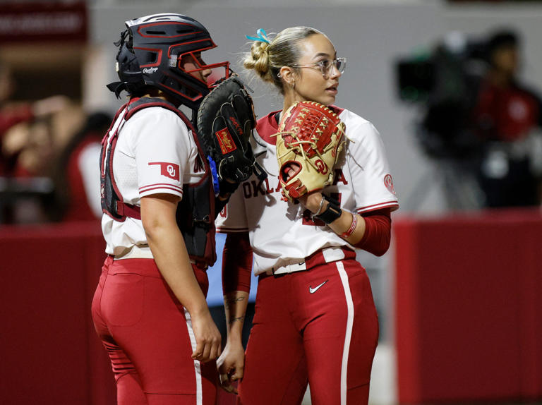 No. 2 Oklahoma softball loses first SEC series, falling to No. 10 ...