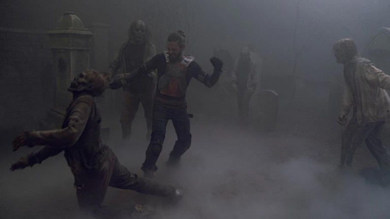 Who plays Jesus in The Walking Dead series?