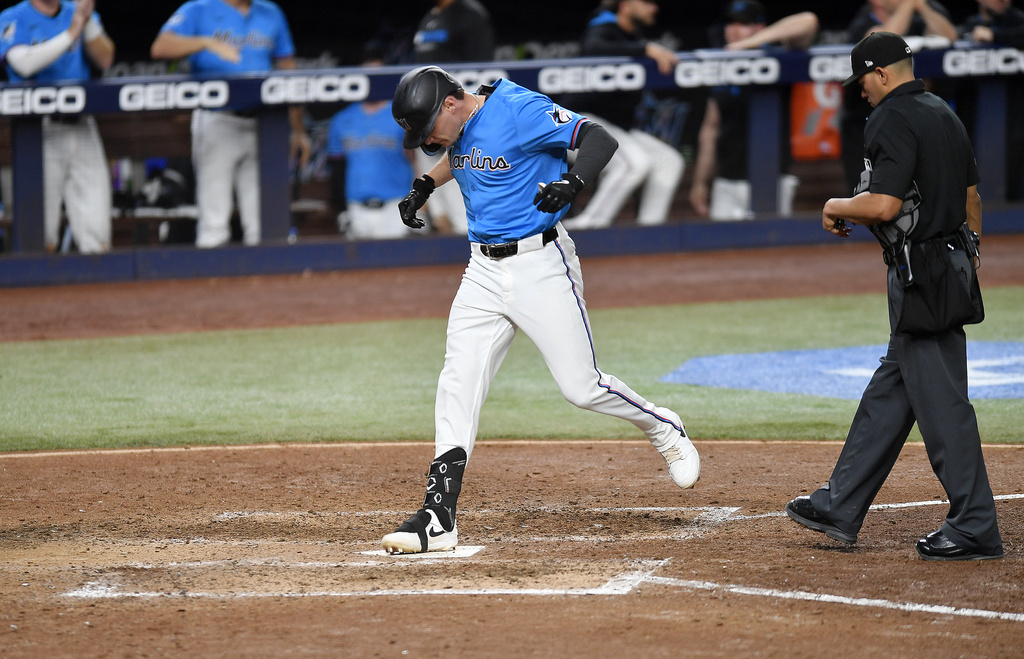 Jeff Conine inducted into Marlins' Hall of Fame before his son homers ...