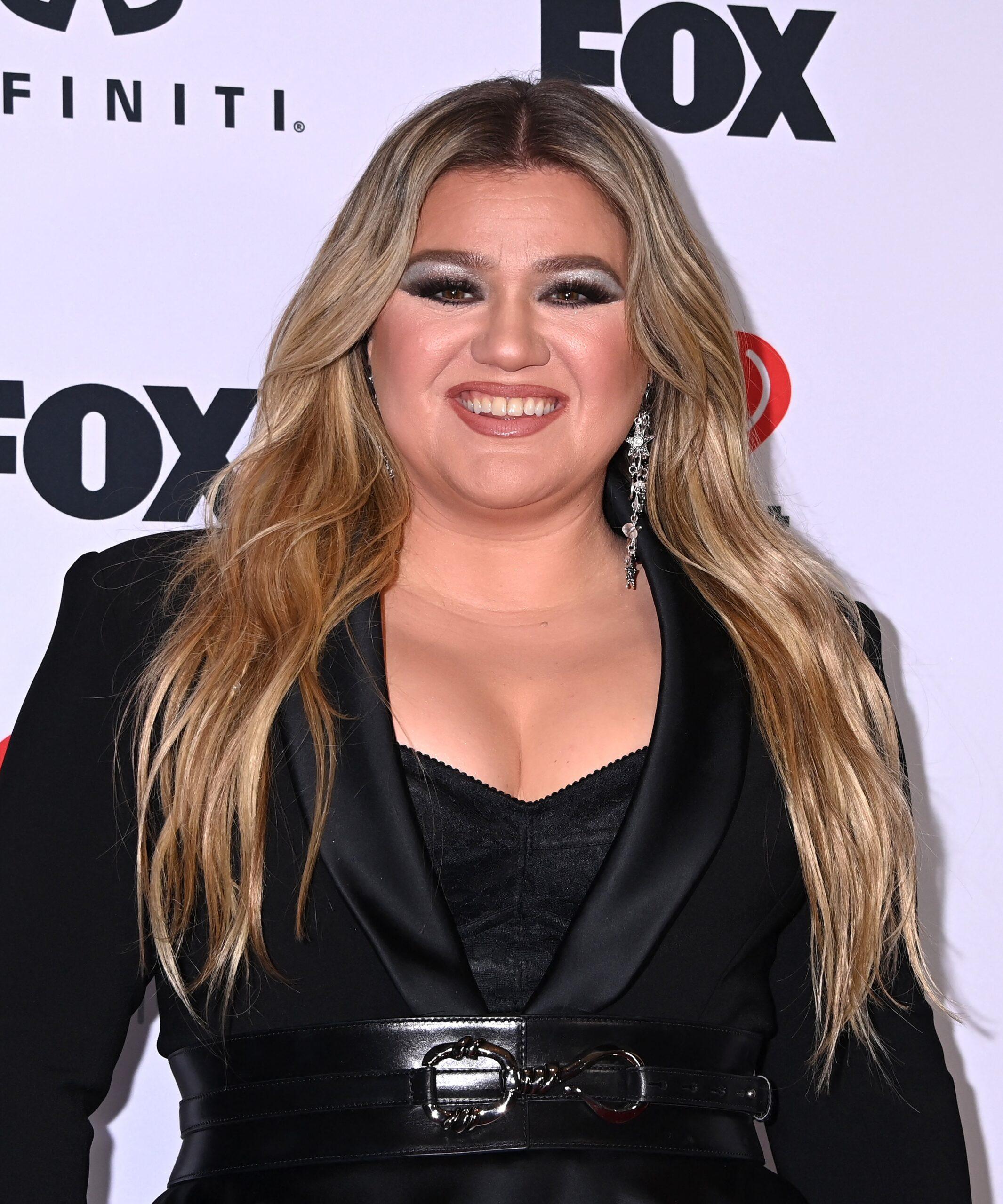 Kelly Clarkson said to be 'one foot out the door' as talk show exit ...
