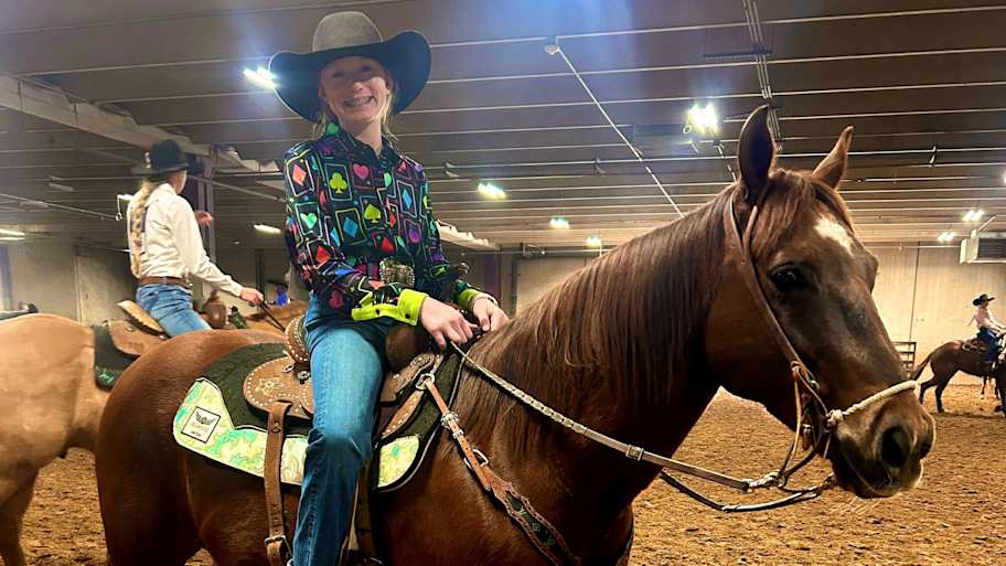 Watch: 13-Year-Old Barrel Racer Impresses All With Bridleless Run at ...
