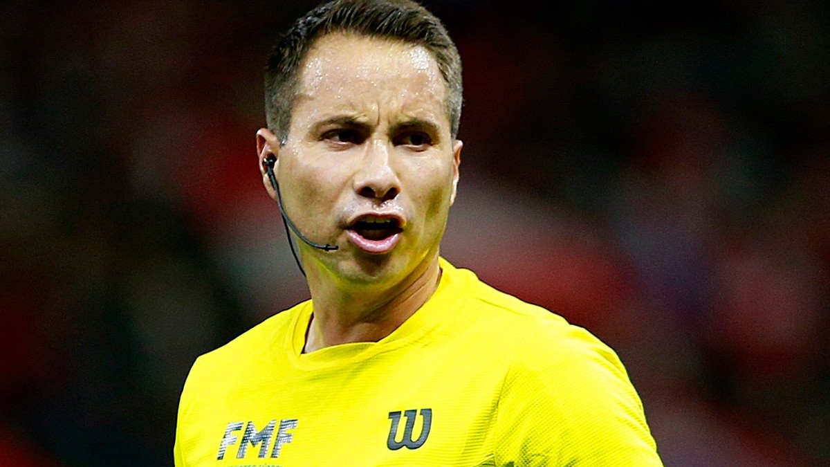 A Little Help for the Machine! Referee Jesús López Under Fire in Chivas ...