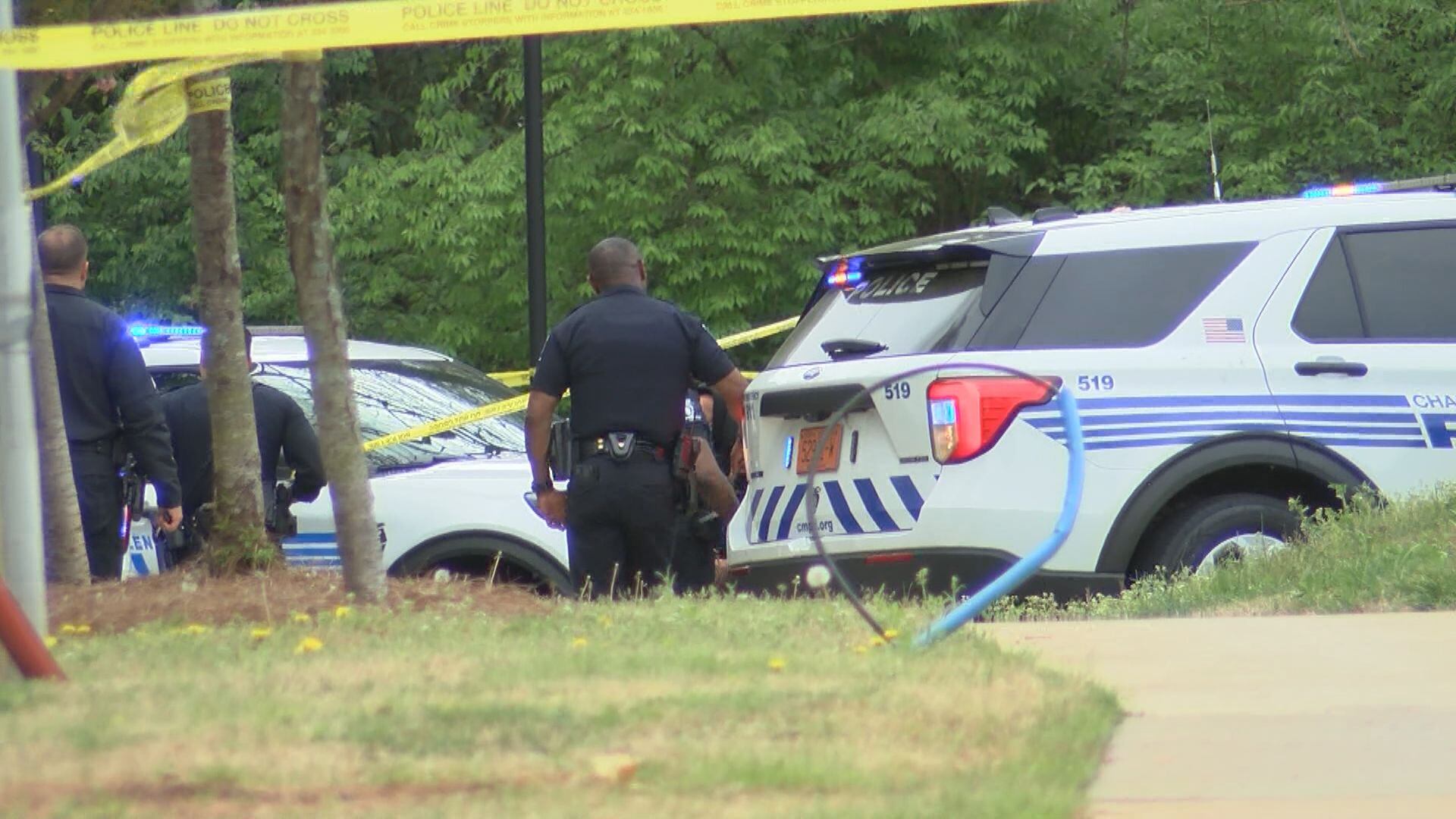1 person dead in west Charlotte shooting, police say