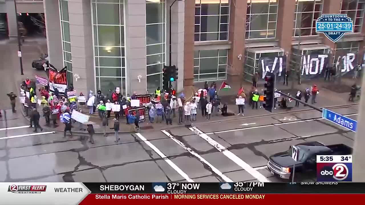 Protests held in Green Bay outside of Elon Musk's town hall ahead of ...