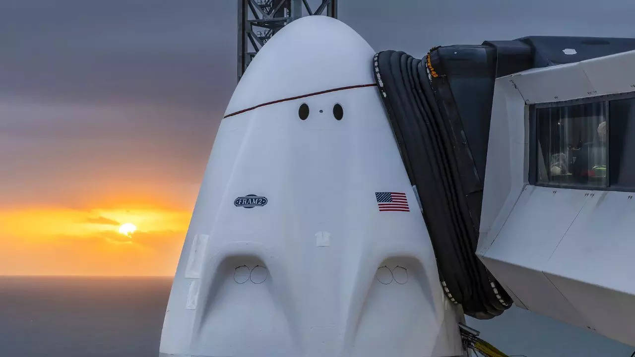 SpaceX to launch first human spaceflight directly over Earth's polar ...