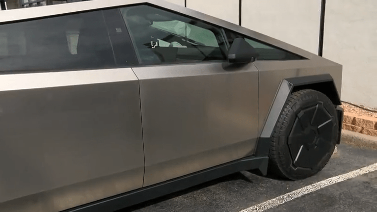 VIDEO: Albuquerque Tesla Cybertruck vandalized